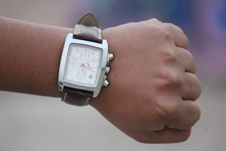 The Ultimate Altimeter Watch Guide: How to Choose the Right One for ...